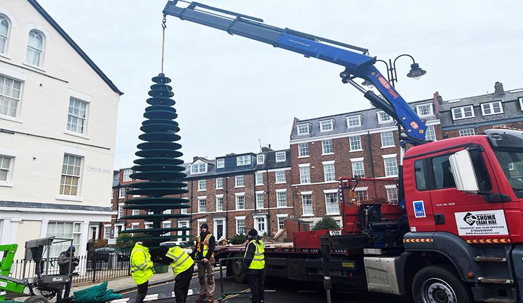 Statue Delivery & Installation - London Hiab Hire